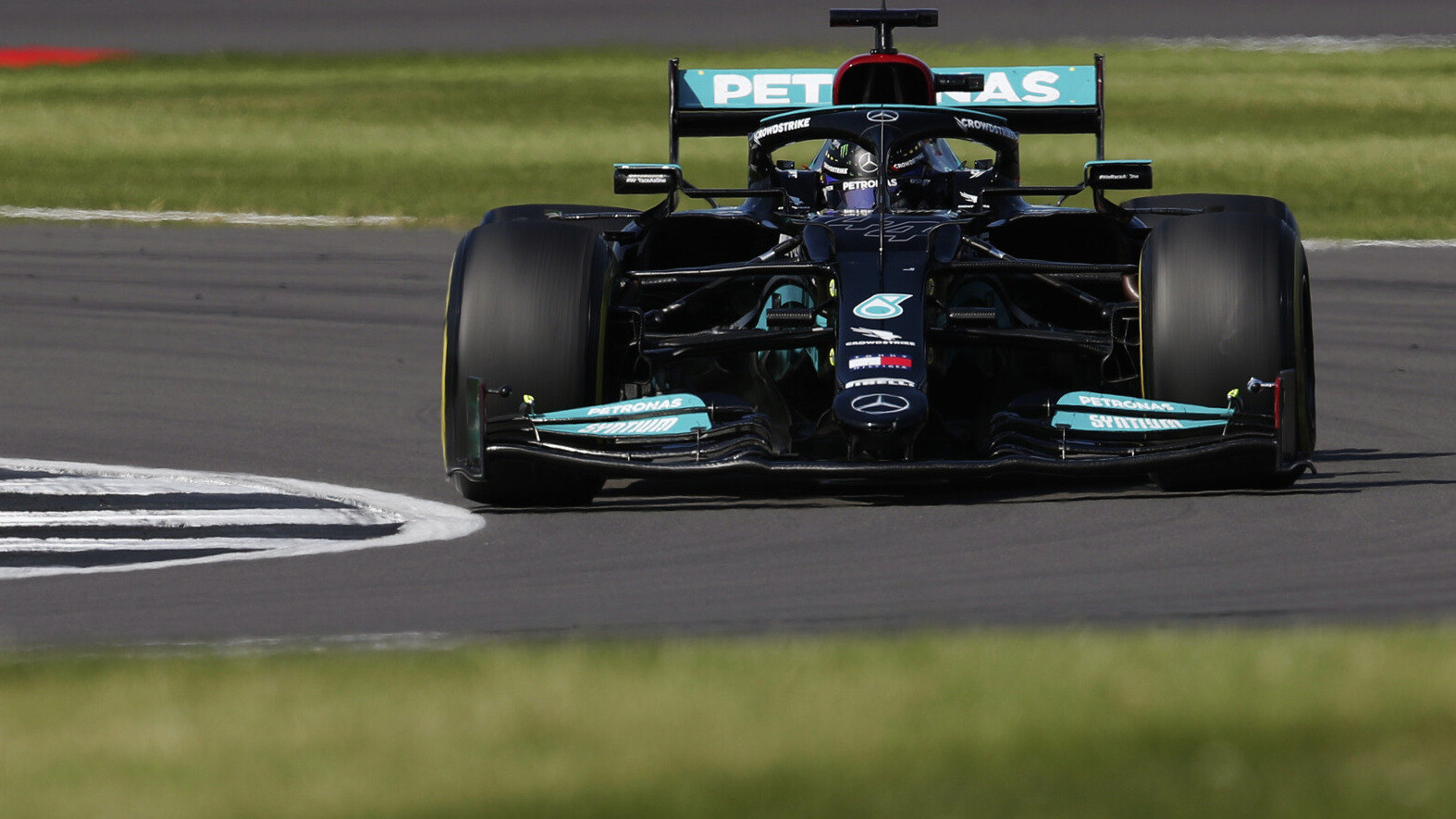 F1 Silverstone: Hamilton bezwingt Leclerc in echtem Thriller! - Formel ...