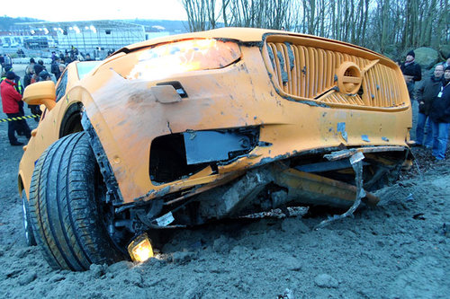 Volvo-Sicherheitssystem "Run off Road-Protection" - News - AUTOWELT ...