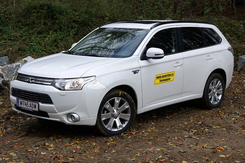 Mitsubishi Outlander PHEV Instyle im Test 4wd Tests 4WD motorline.cc